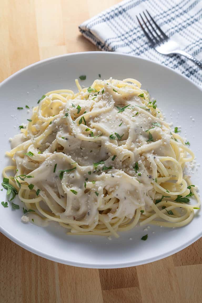 Easy Alfredo Sauce Recipe (Vegan) - A Bee Made It